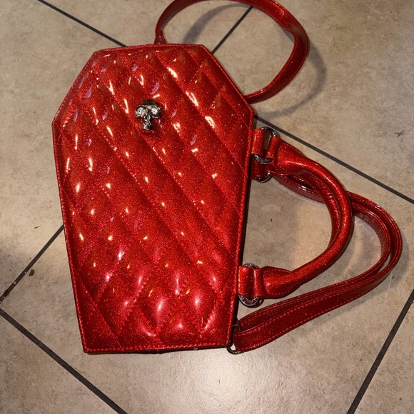 Elvira Mistress of the Dark | Bags | Elvira Mistress Of The Dark Red ...